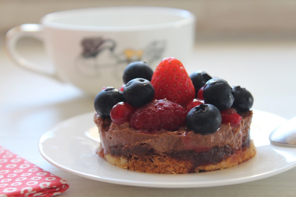 Entremet croustillant feuilleté au chocolat praliné et aux fruits ...